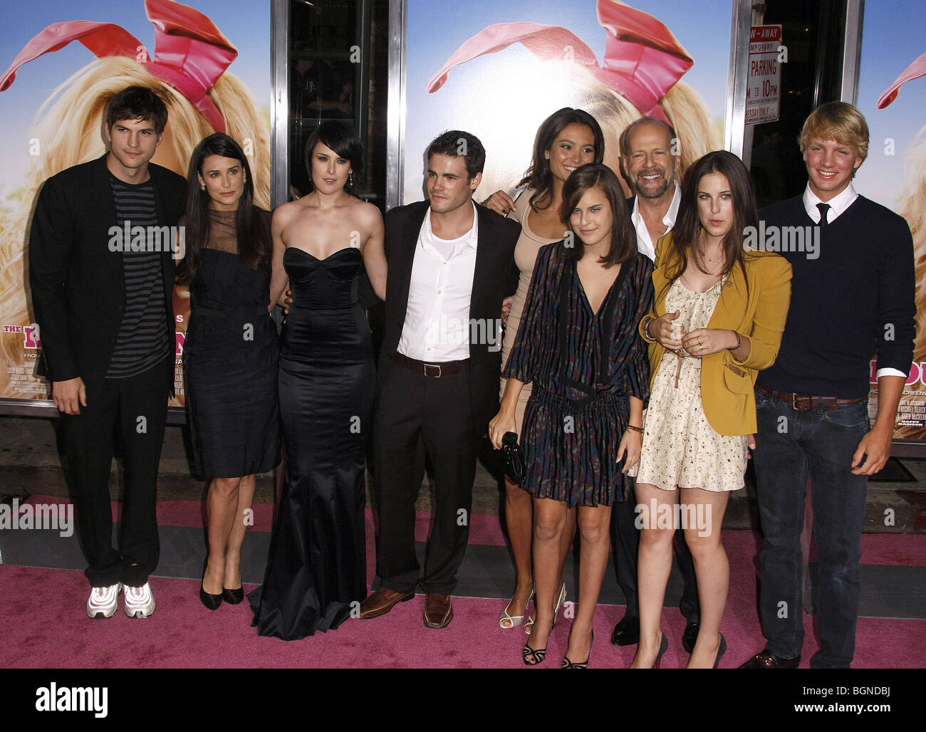 ASHTON KUTCHER DEMI MOORE RUMER WILLIS MICHAEL ALBERTIEMMA HEMING ...