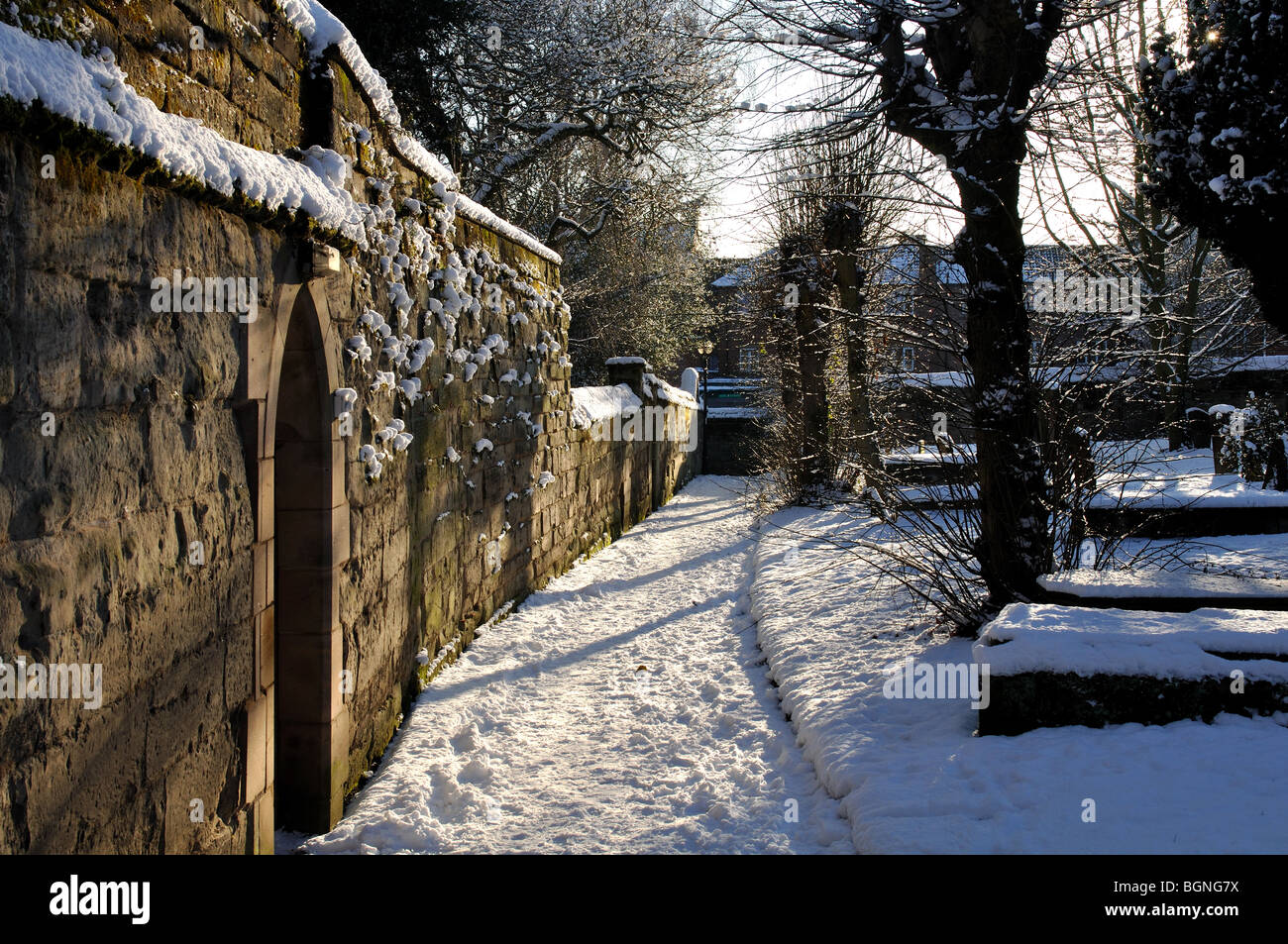 The Tink-a-Tank pathway in winter with snow, Warwick, Warwickshire ...