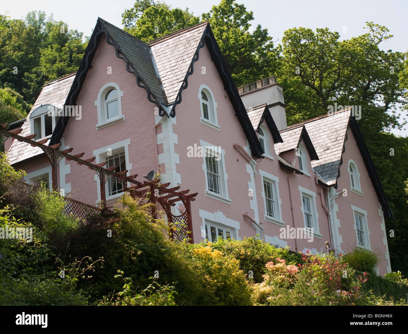 detached house exterior view Stock Photo - Alamy