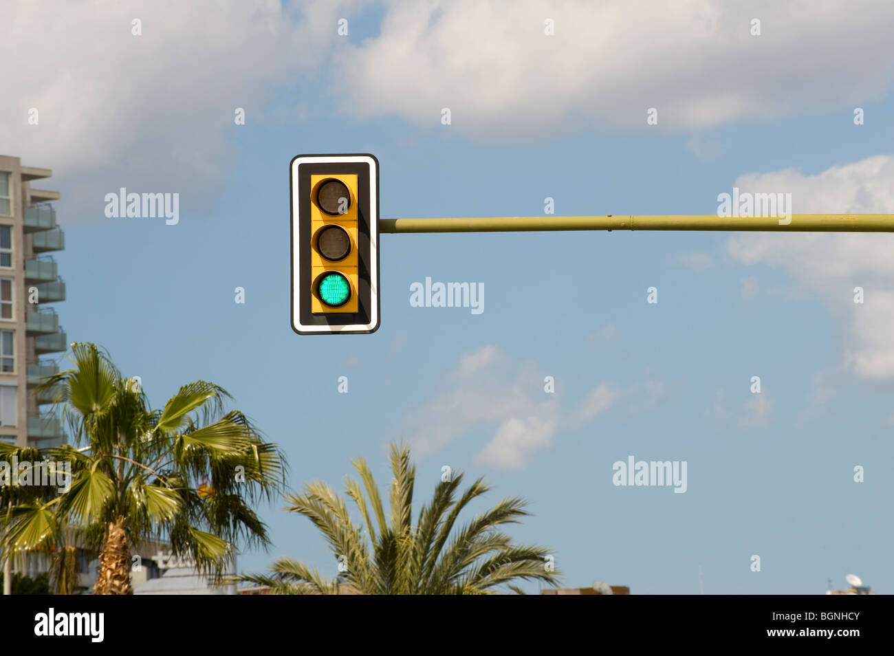 Green traffic light hi-res stock photography and images - Alamy