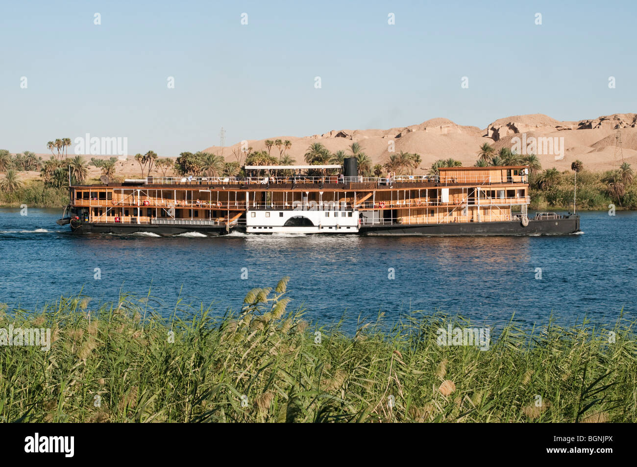 Old paddle steamer nile hi-res stock photography and images - Alamy