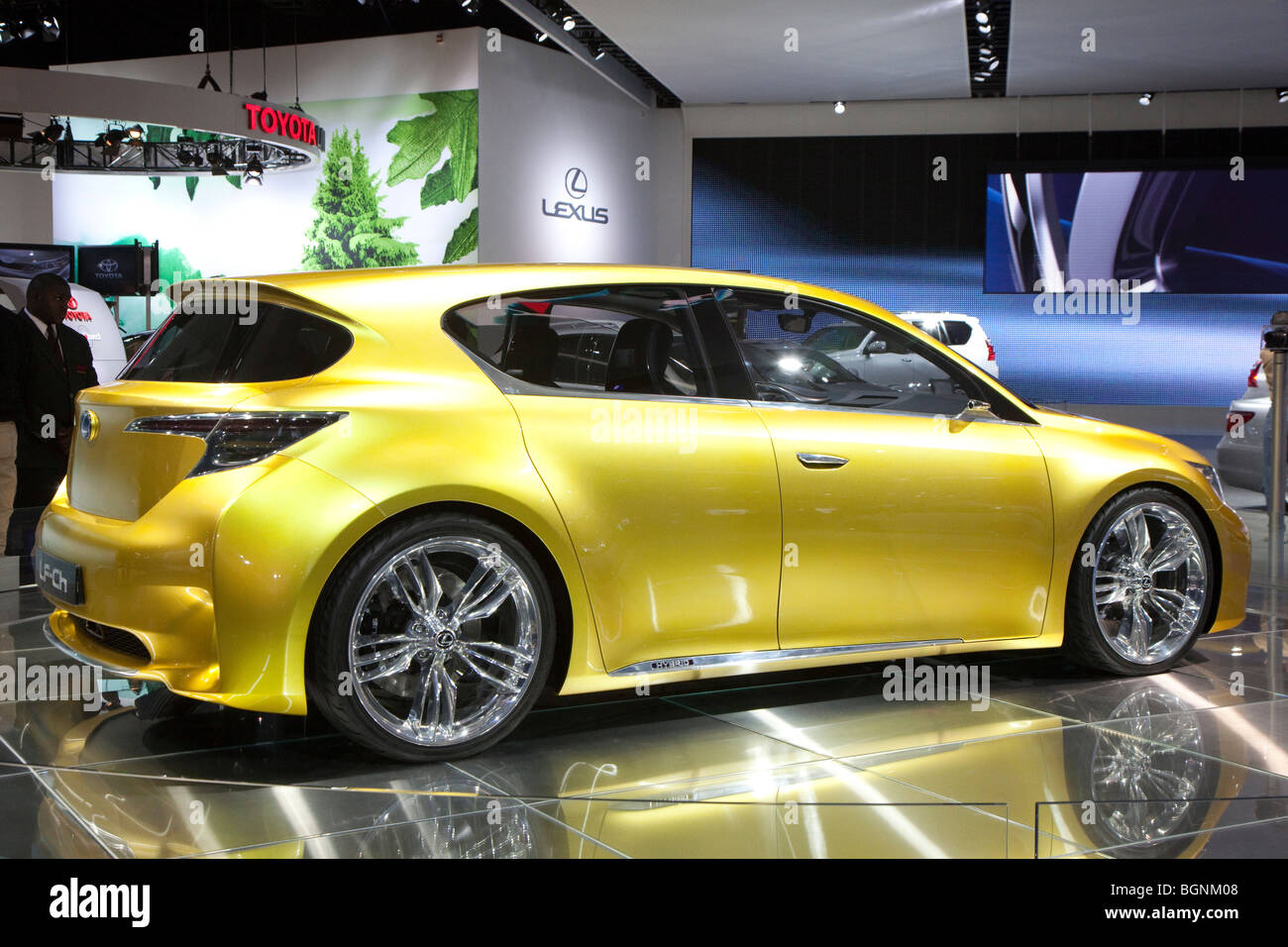 Detroit, Michigan - The Lexus LF-Ch hybrid concept car on display at ...