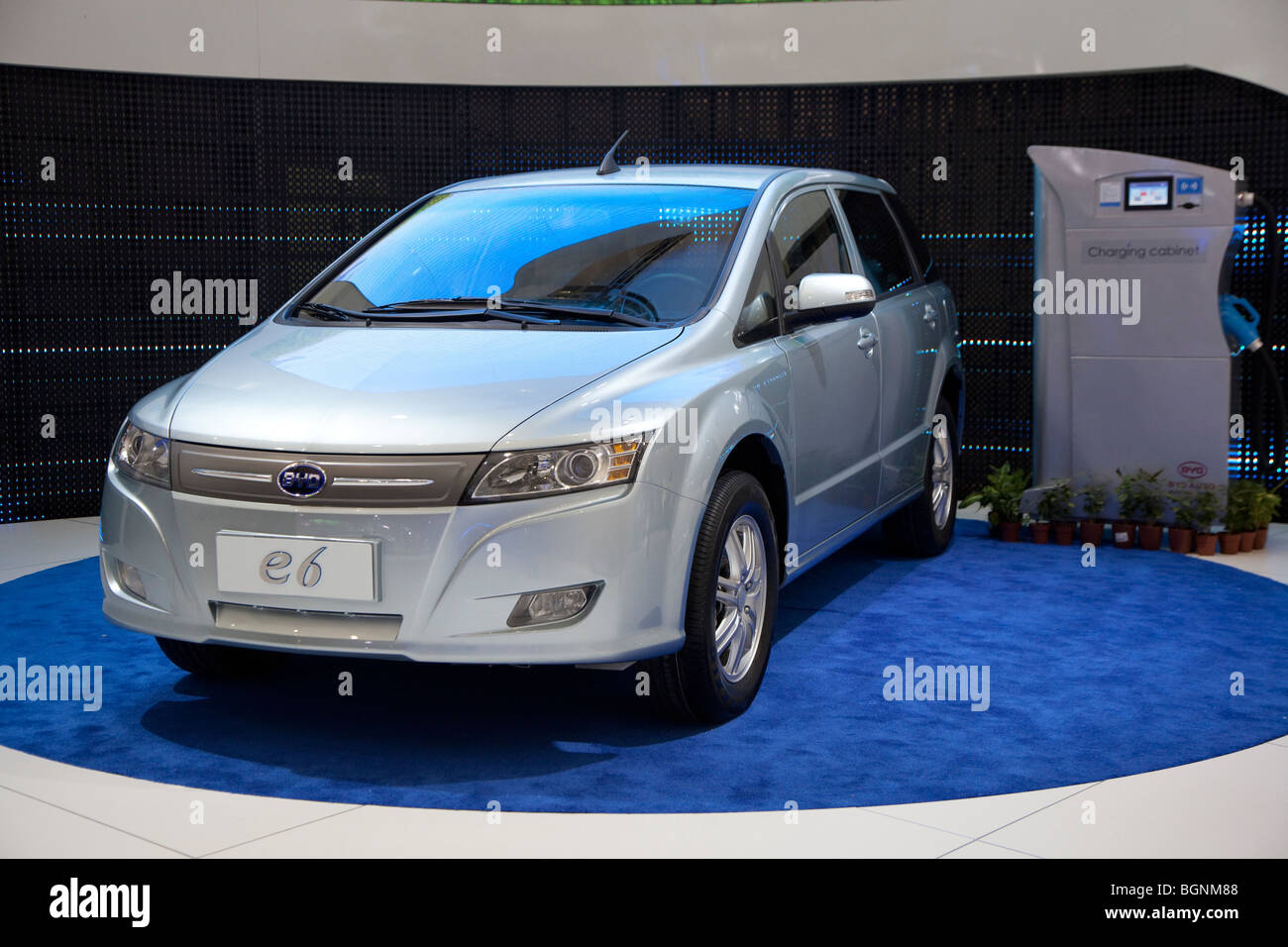 Byd e6 hi-res stock photography and images - Alamy