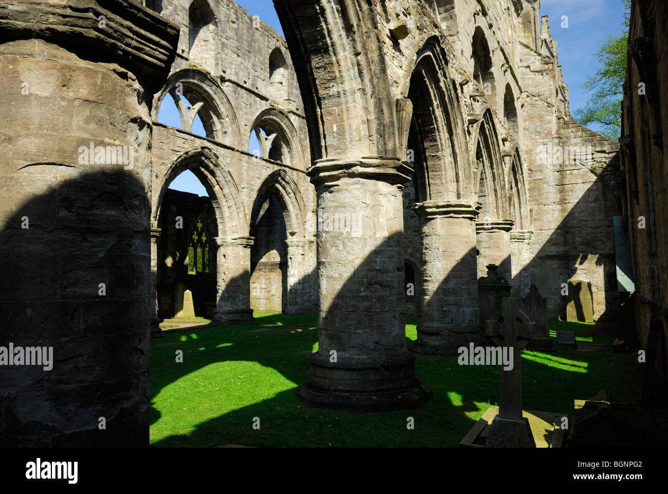 Ruins of Dunkeld Cathedral, Dunkeld, Perthshire, Scotland Stock Photo ...