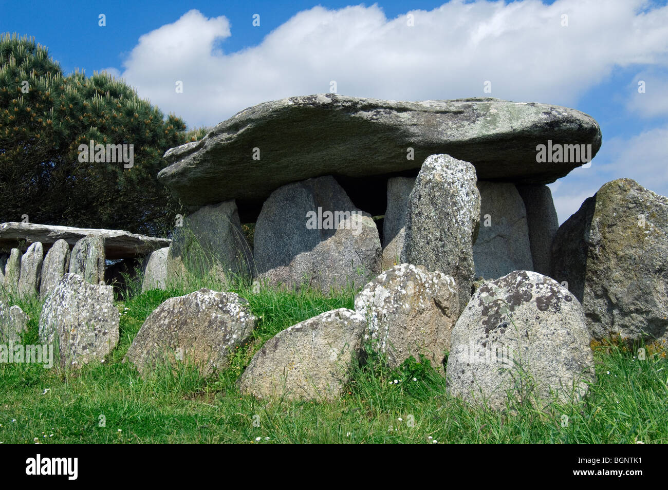 Neolithic tomb tombs hi-res stock photography and images - Alamy