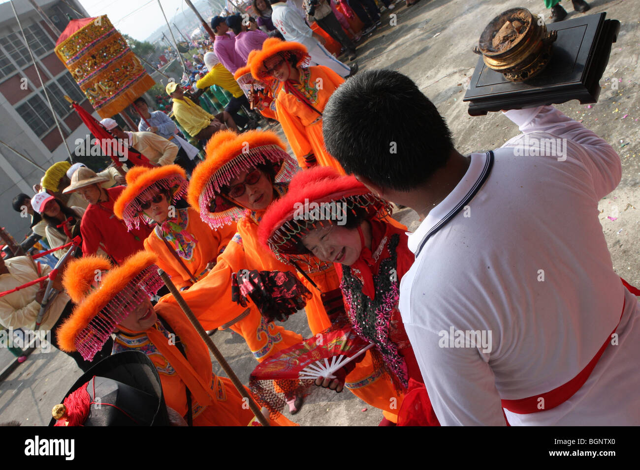 traditional taiwanese festival dance Stock Photo - Alamy
