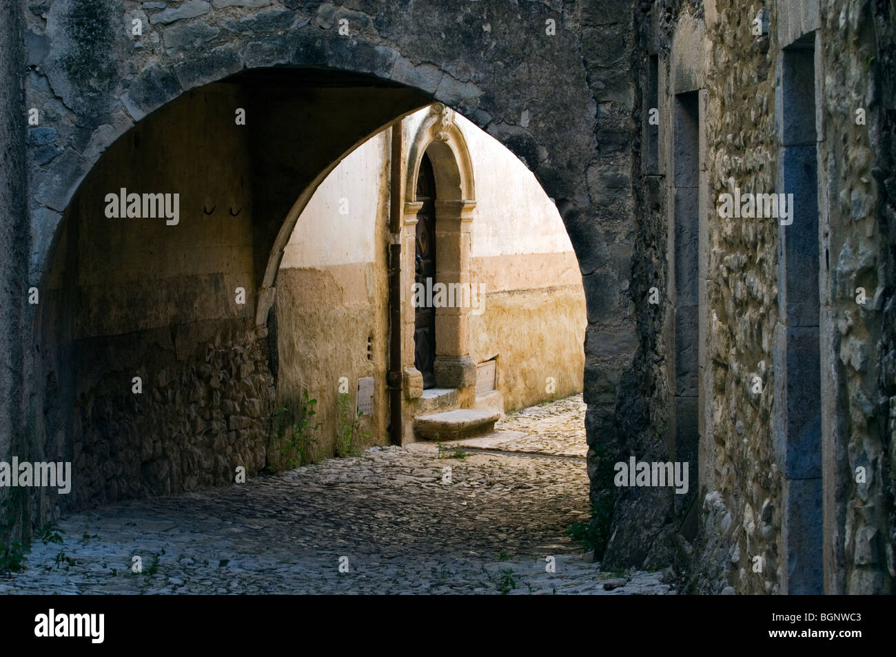 Medieval vault hi-res stock photography and images - Alamy