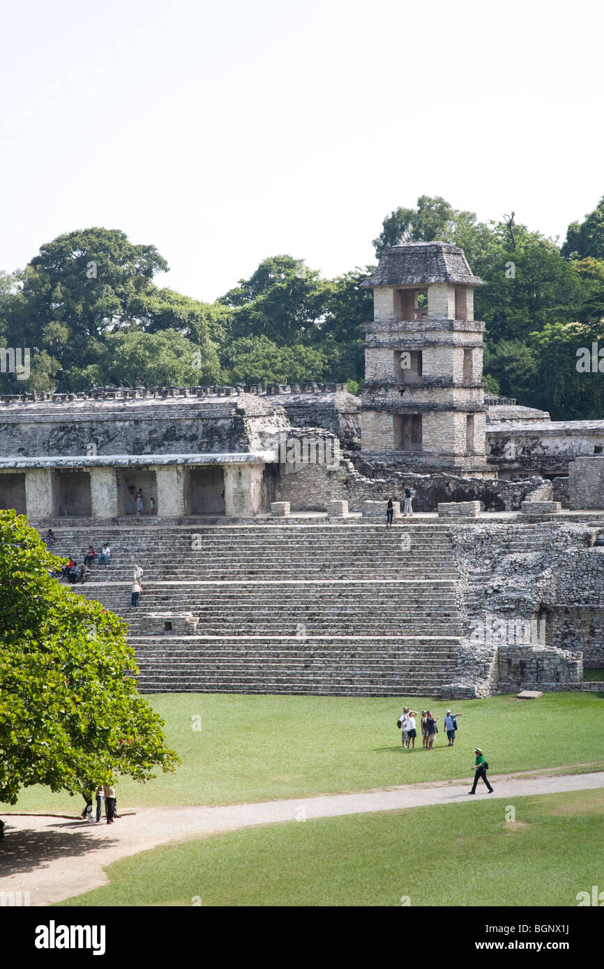 Palace structure palenque ruins hi-res stock photography and images - Alamy