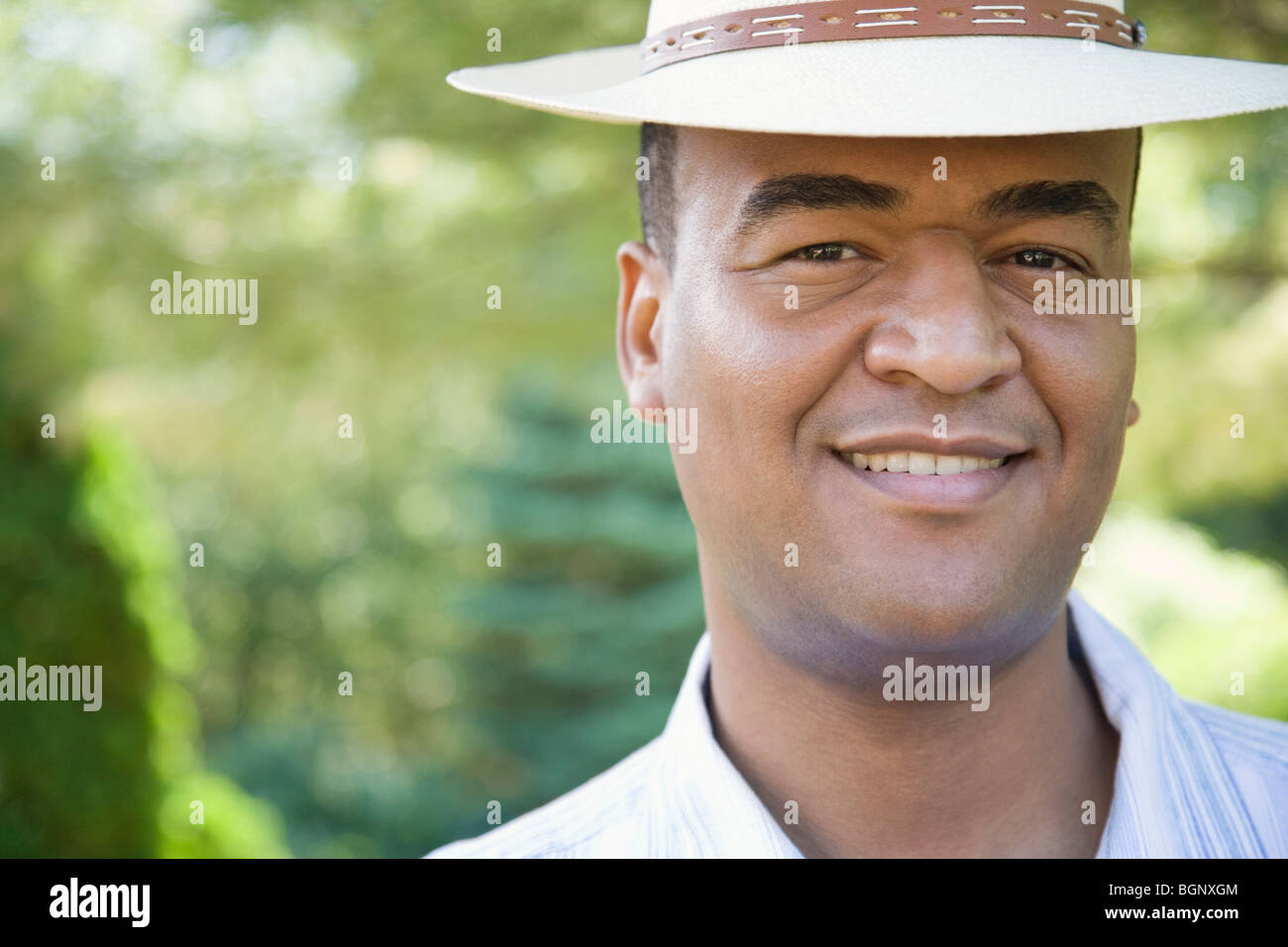 Male portrait fedora smiling hi-res stock photography and images - Alamy