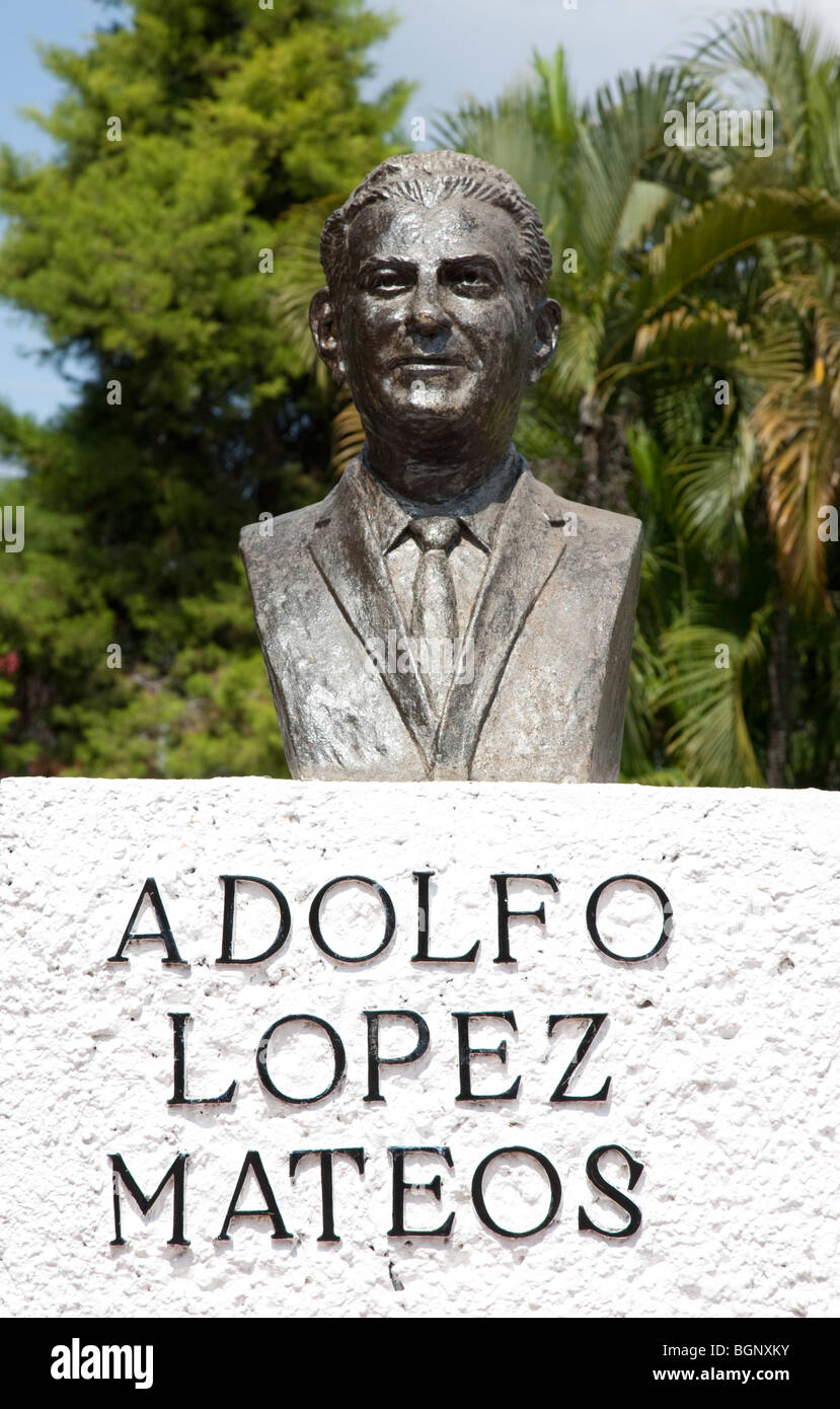 Adolfo Lopez Mateos Bust. Tuxtla Gutierrez, Chiapas Mexico Stock Photo ...