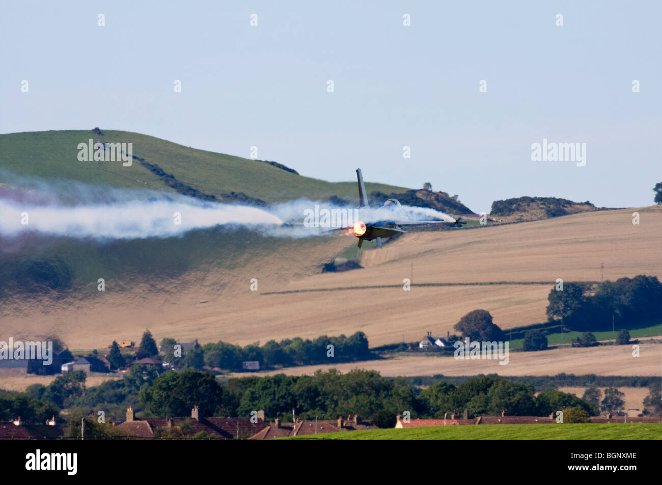 Belgian Airforce F-16 taking off with afterburner at RAF Leuchars ...