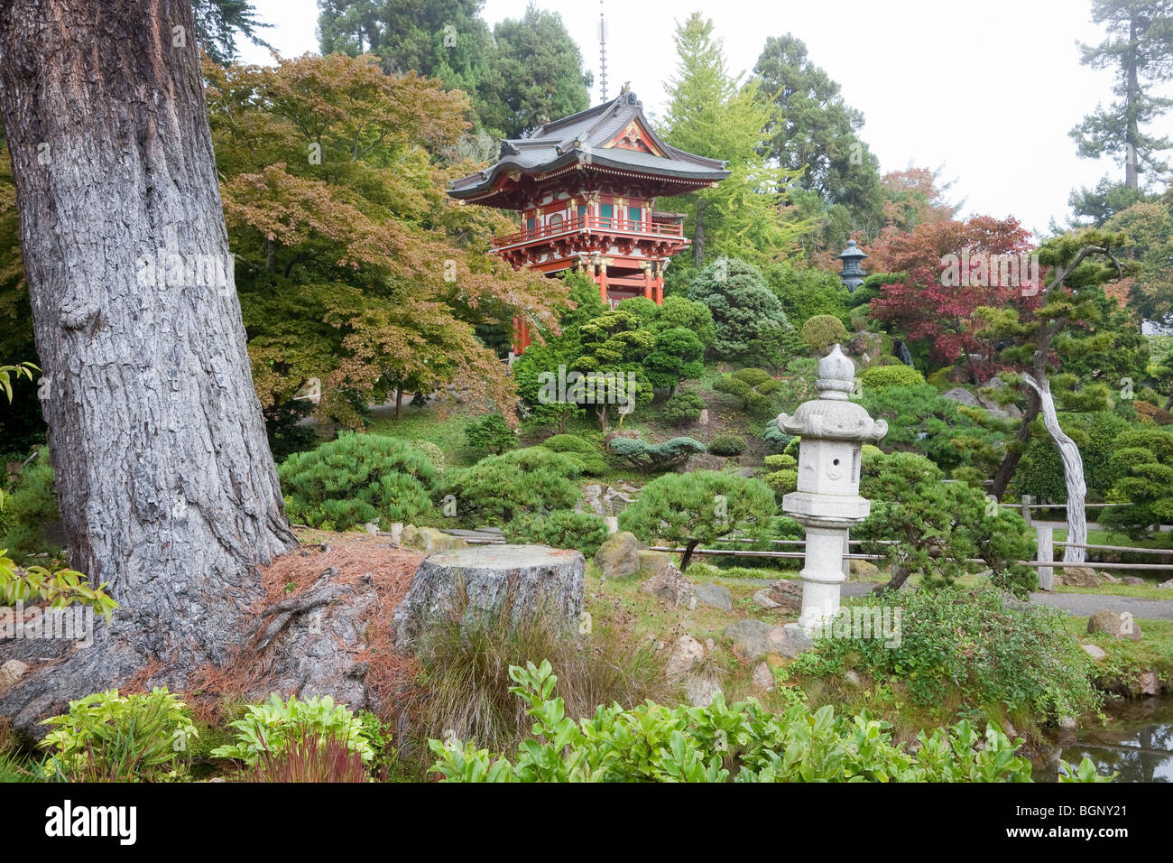 Temple Gate - Japanese Tea Garden, Golden Gate Park, San Francisco in ...