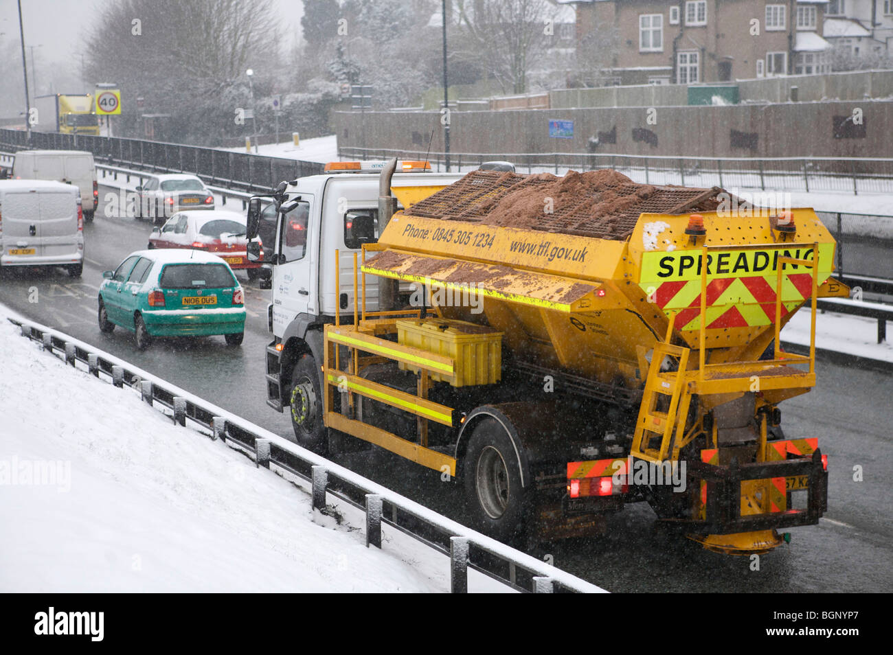 Grit lorry hi-res stock photography and images - Alamy