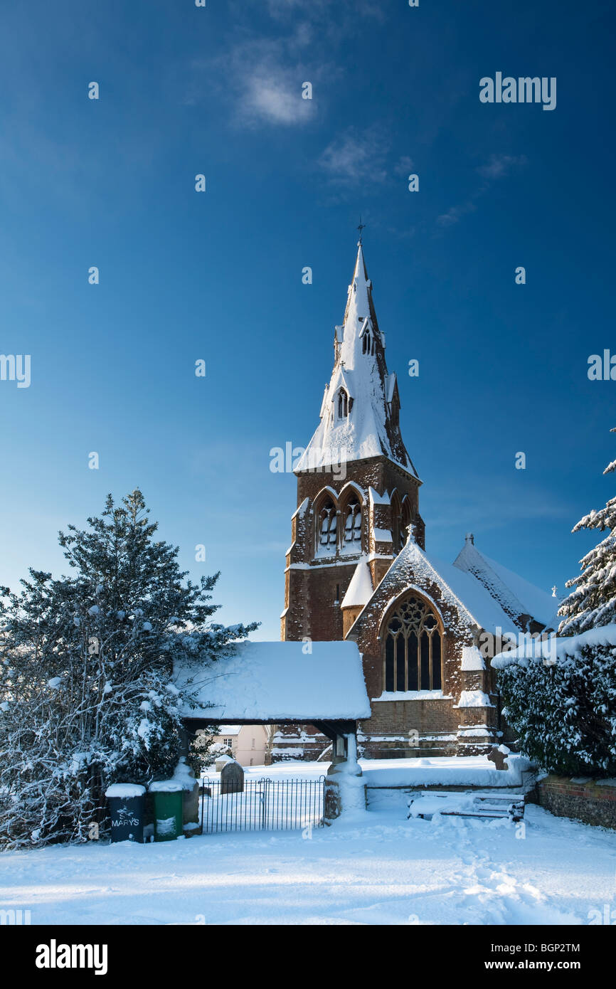 St Mary's Church in the snow, Mortimer, Reading, Berkshire, Uk Stock ...