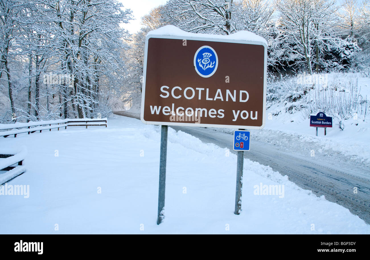 Scottish border sign hi-res stock photography and images - Alamy