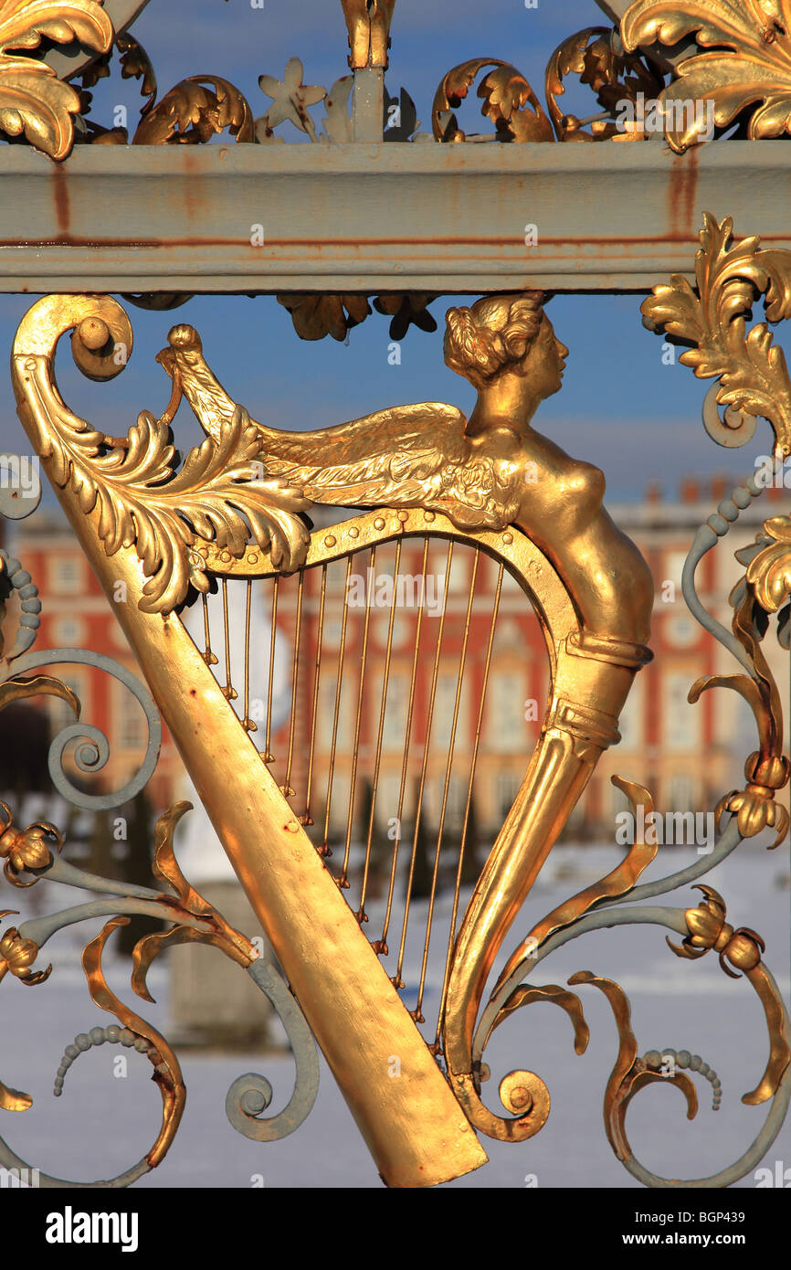 Hampton Court Palace decorative gate Surrey England Stock Photo - Alamy