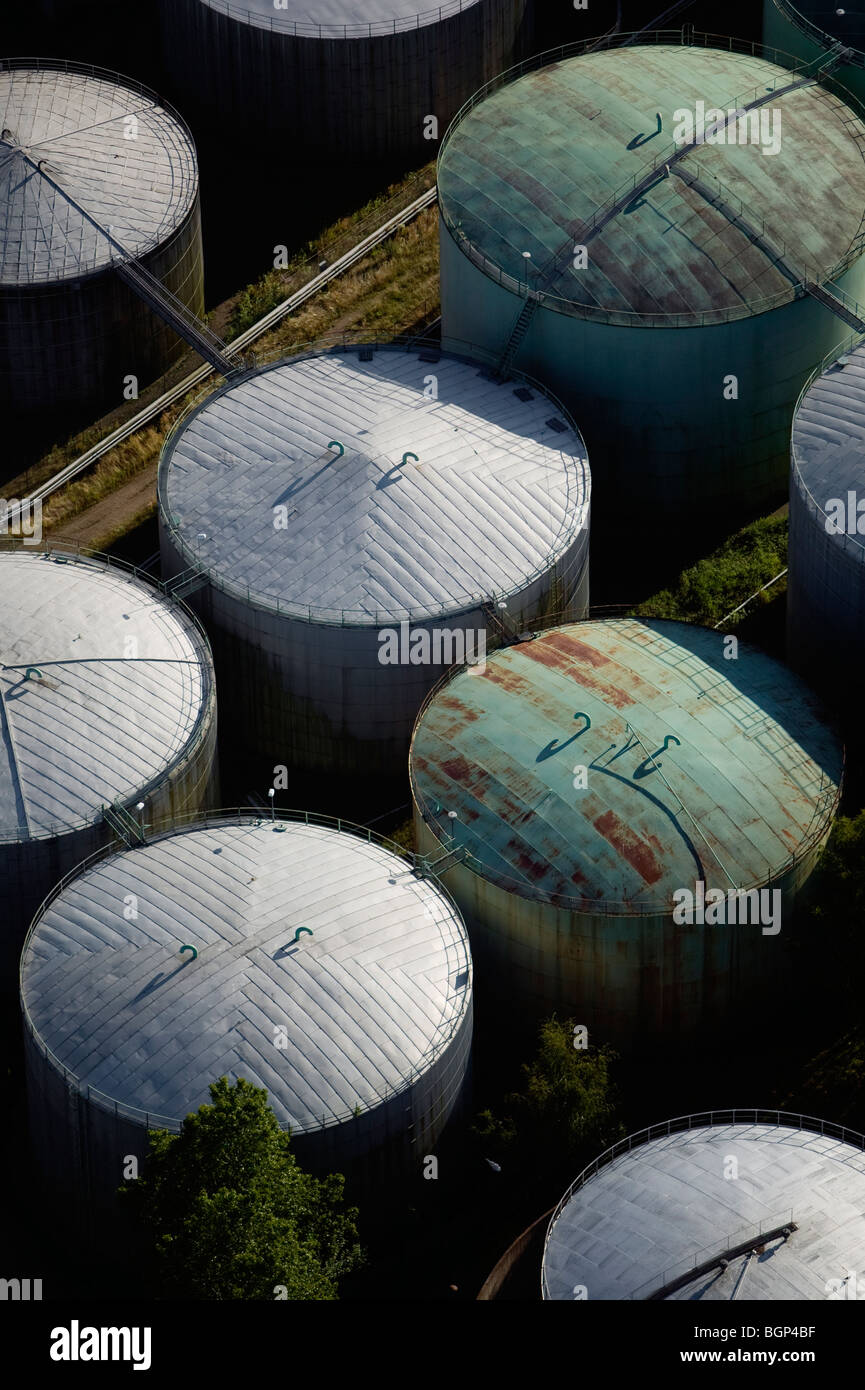 Circular silos hi-res stock photography and images - Alamy