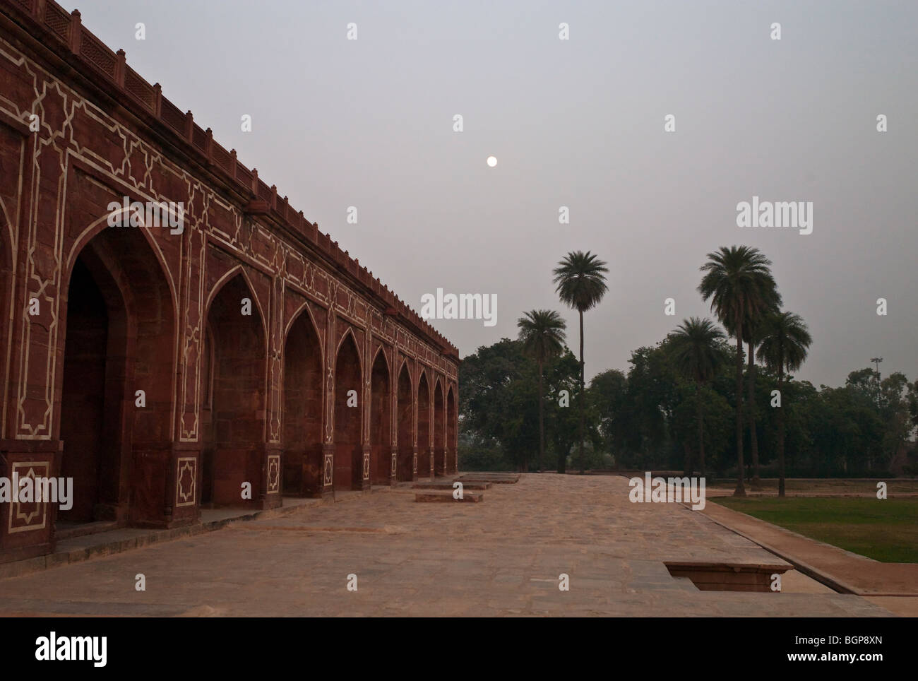 Moon rise over Humayun's Tomb, Delhi, India Stock Photo - Alamy