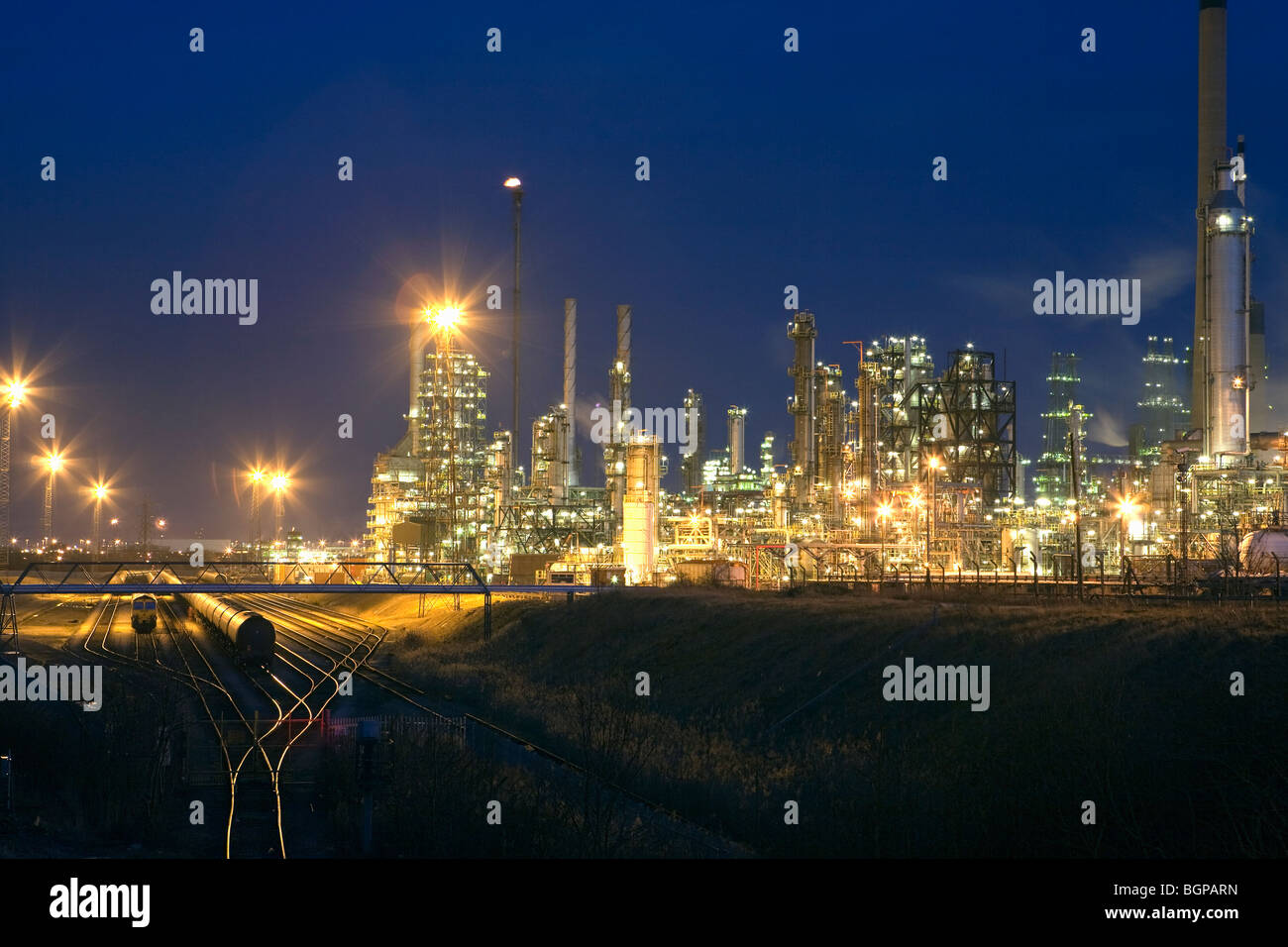 Crude oil refinery distillation tower hi-res stock photography and ...