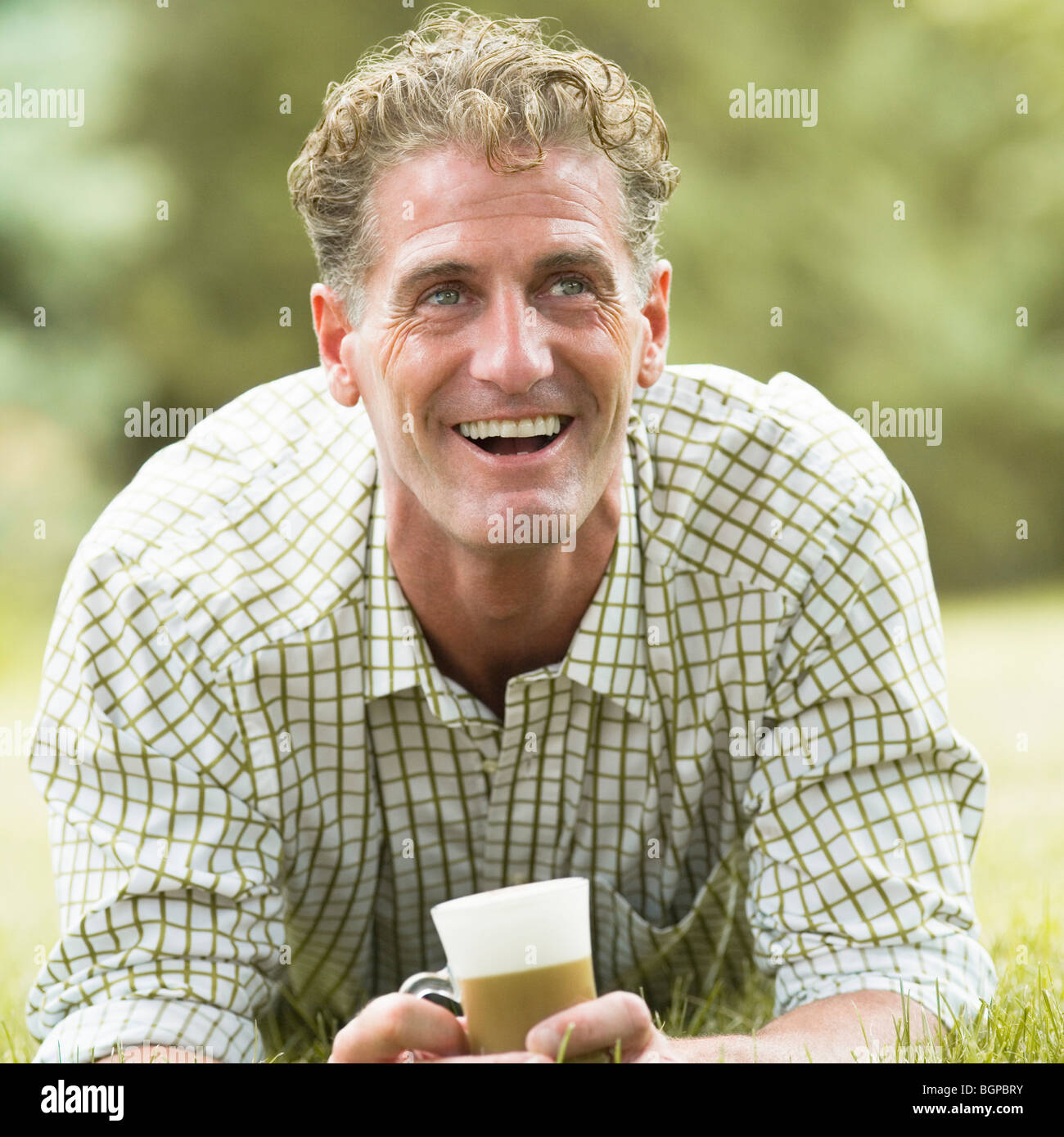 Man drinking iced coffee hi-res stock photography and images - Alamy
