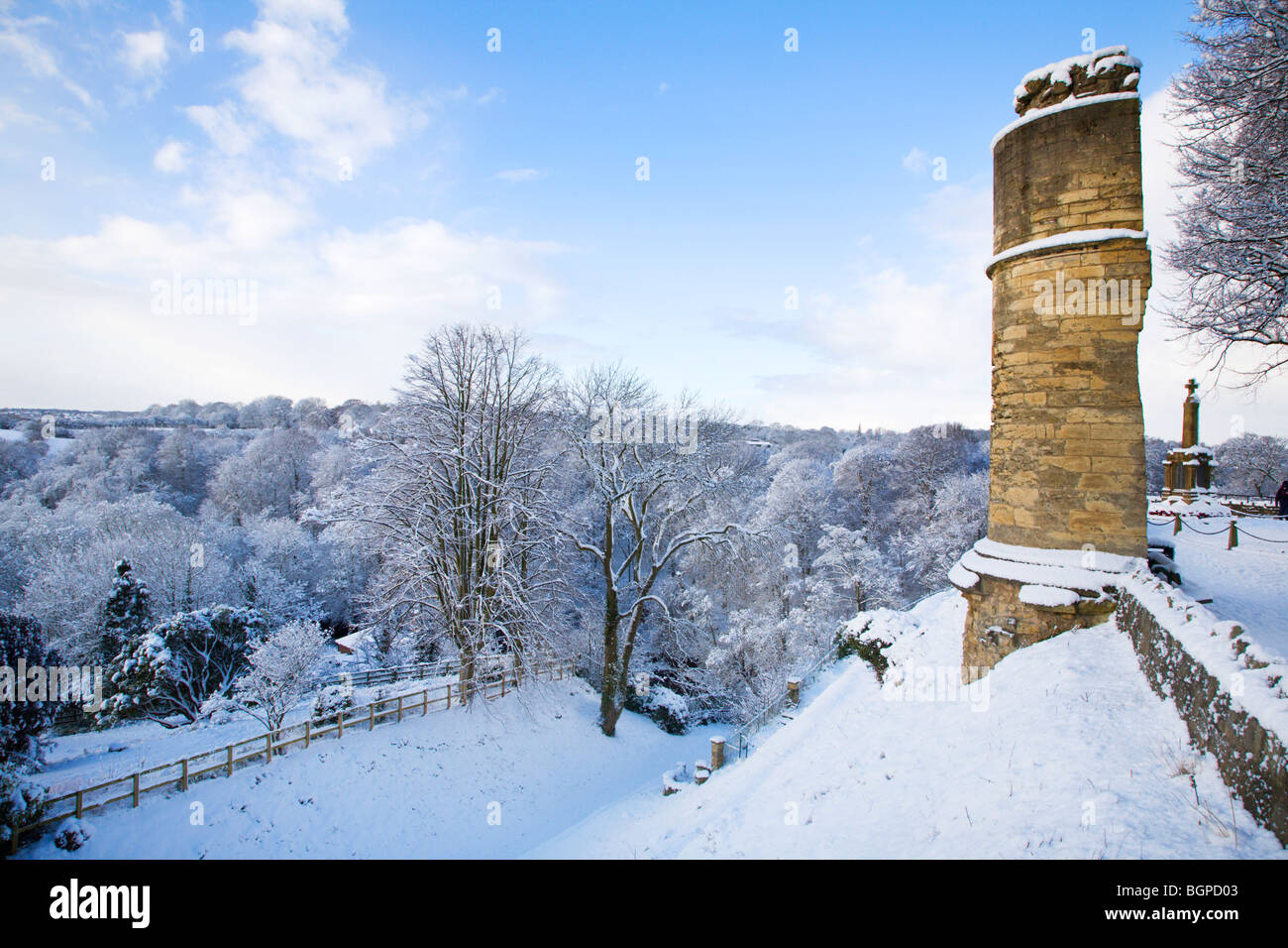 Knaresborough castle winter snow hi-res stock photography and images ...