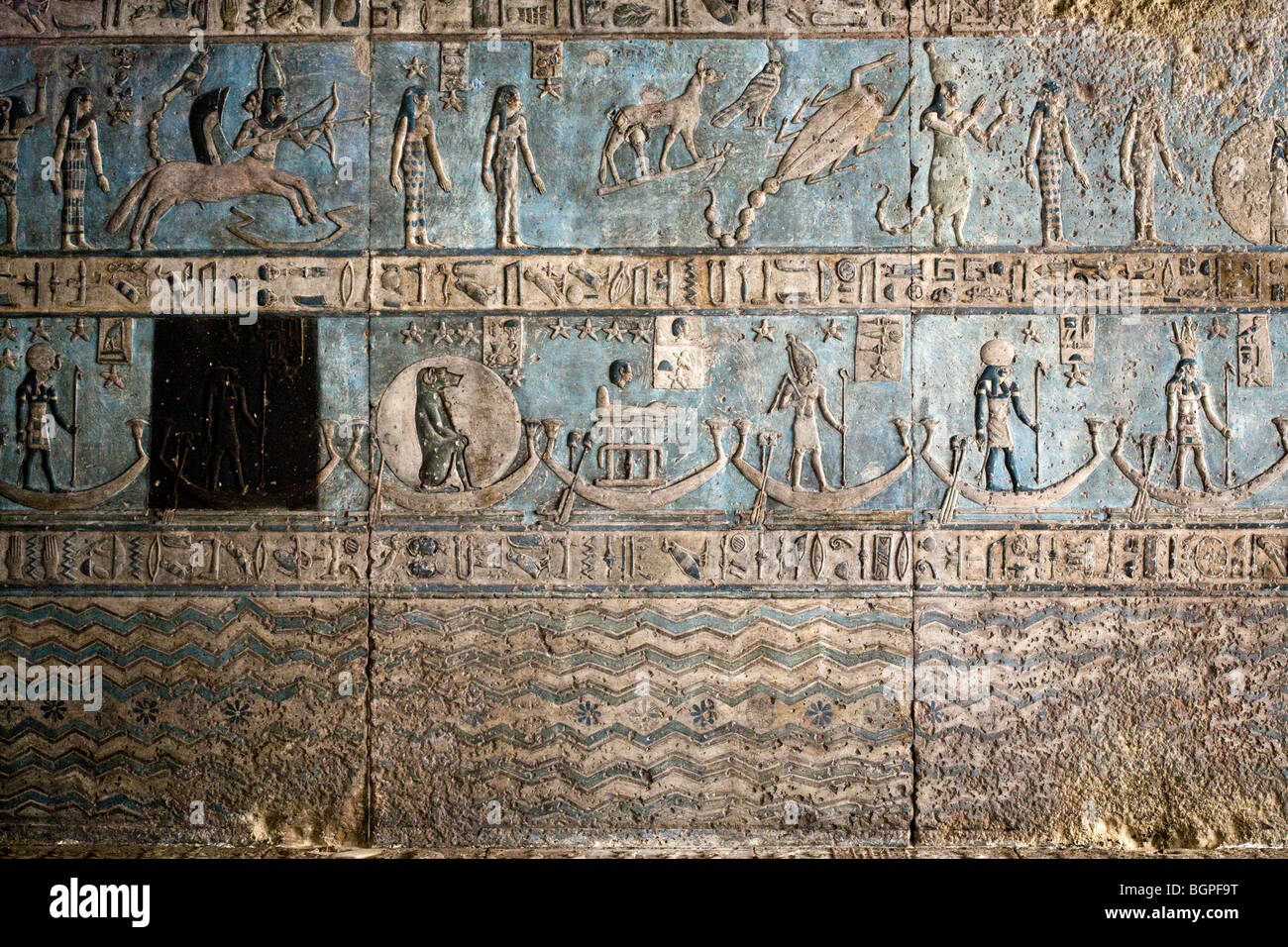 Temple Of Dendera Ceiling Stock Photos & Temple Of Dendera Ceiling ...