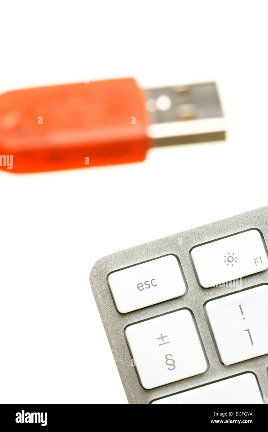Computer keyboard and USB connection Stock Photo - Alamy