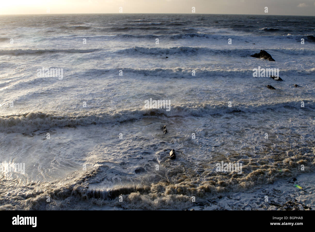 Waves roll in to welcombe mouth bay on the devon cornwall border Stock ...