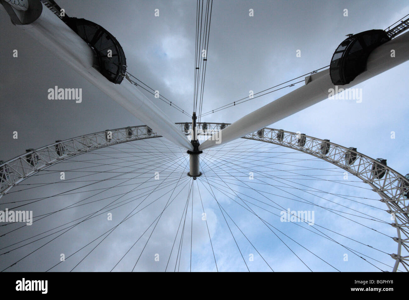 London eye spokes hi-res stock photography and images - Alamy