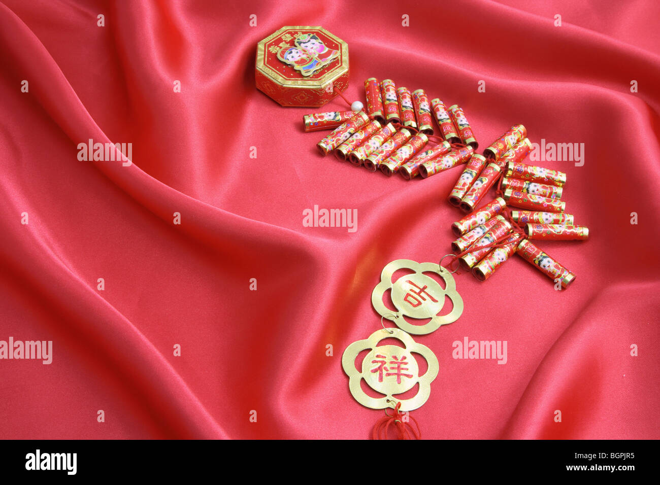 Firecrackers fire hi-res stock photography and images - Alamy