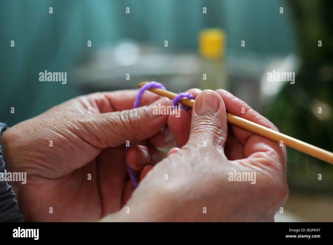 Artisan knitting hi-res stock photography and images - Alamy