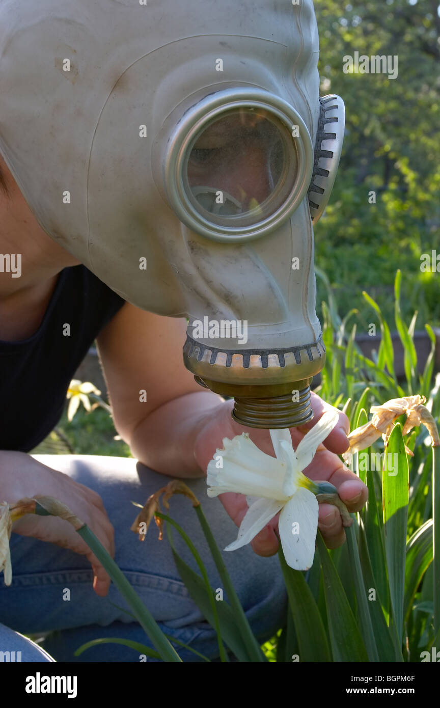 Portrait woman in gas mask hi-res stock photography and images - Alamy
