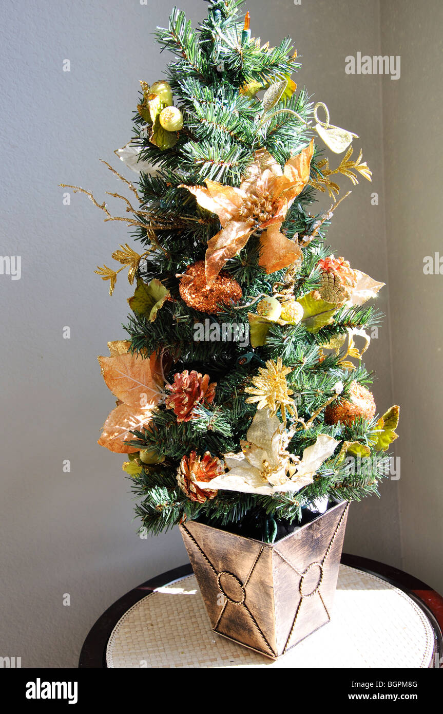 Miniature christmas decorations hi-res stock photography and images - Alamy