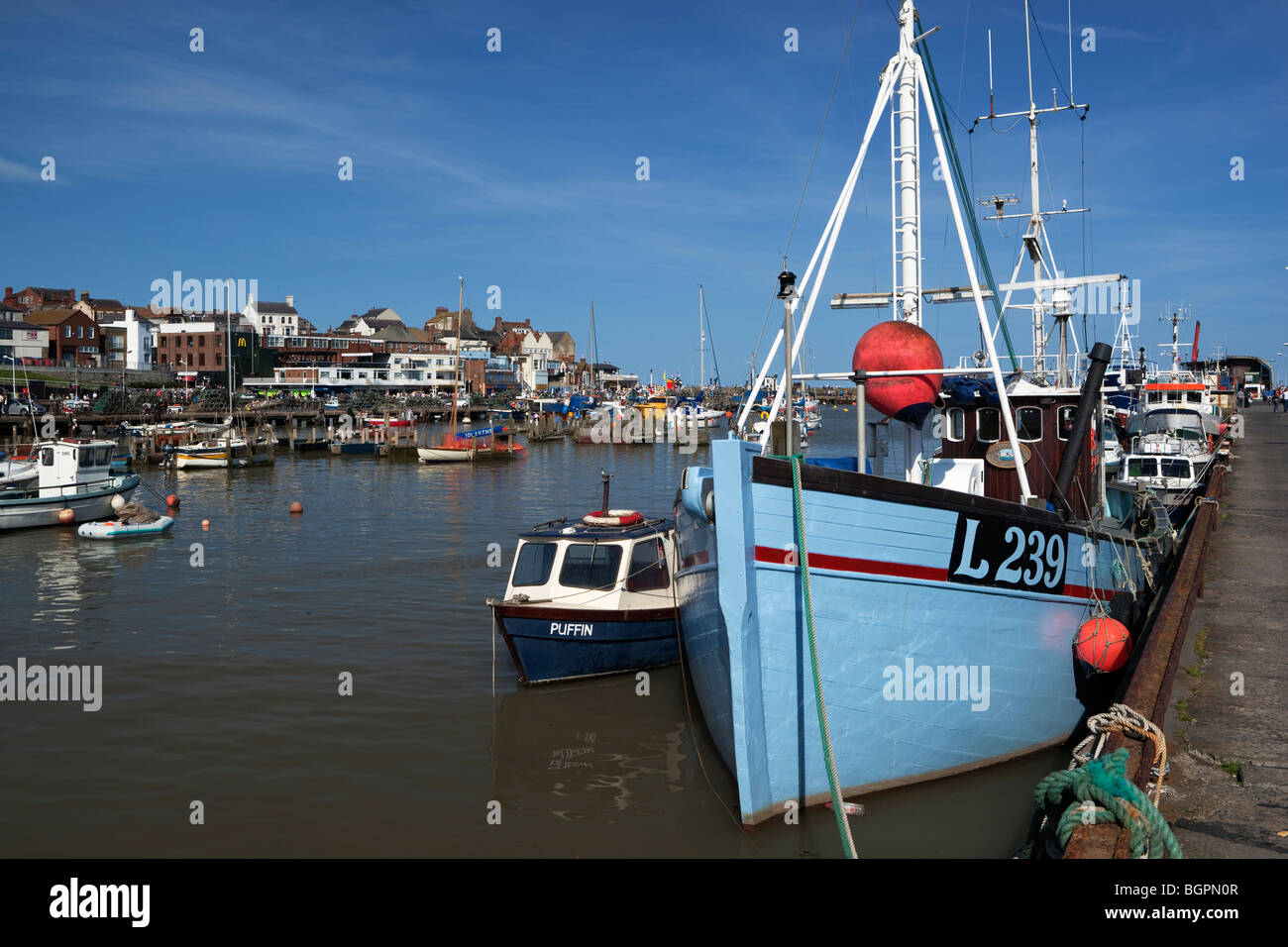 Fishing boats bridlington harbour hi-res stock photography and images ...