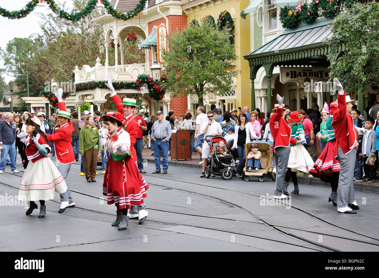 Disney characters dancing hi-res stock photography and images - Alamy