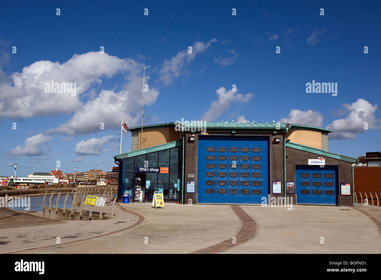 Lifeboat Station on the promenade at Lytham St Annes Stock Photo - Alamy