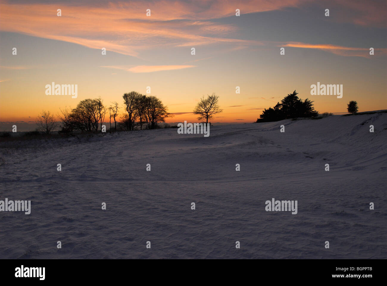 Snow covered golf course hi-res stock photography and images - Alamy