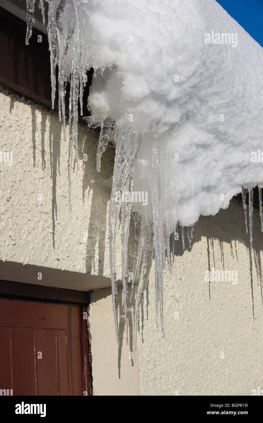 Hanging from gutter hi-res stock photography and images - Alamy