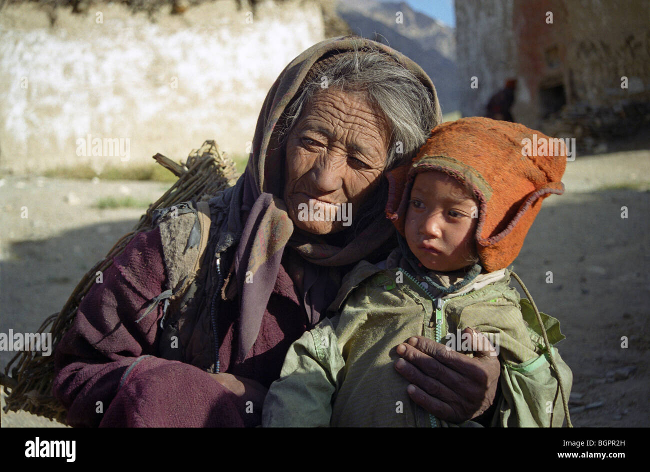 Native grandmother hi-res stock photography and images - Alamy