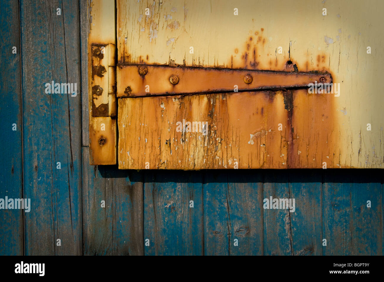 Rusty hinge hi-res stock photography and images - Alamy