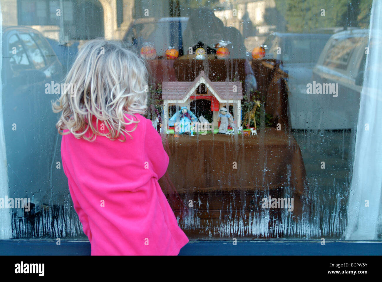 Nativity window hi-res stock photography and images - Alamy