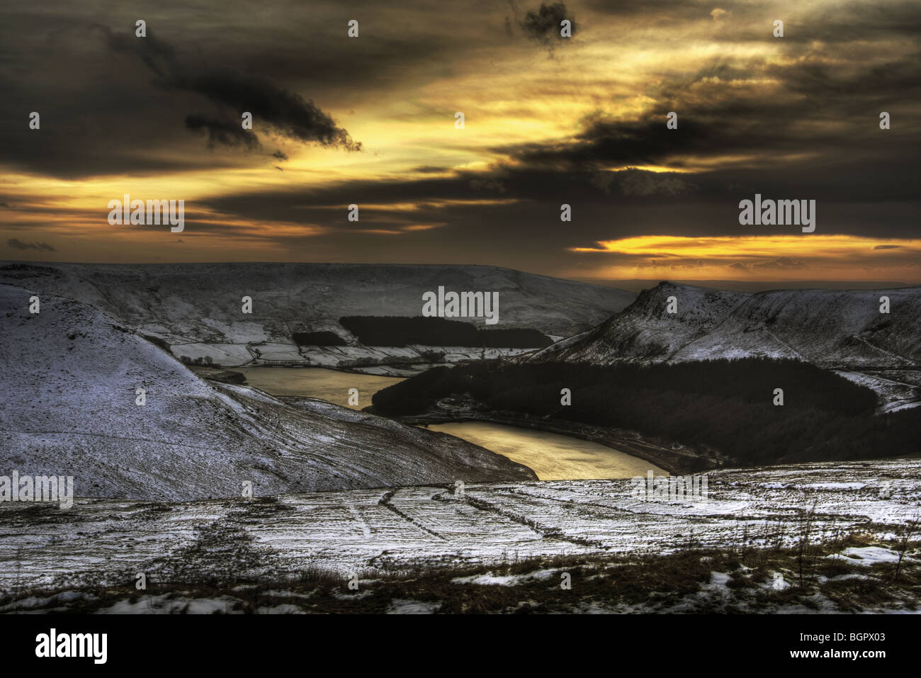Mist over Dovestones Reservoir, Saddleworth UK Stock Photo - Alamy