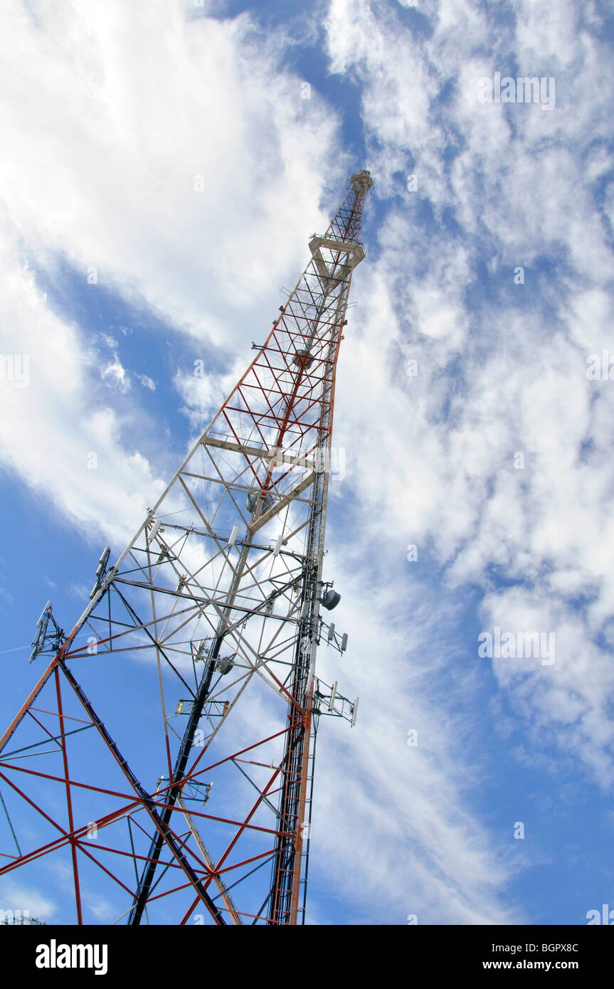 Transmitting antenna tower hi-res stock photography and images - Alamy