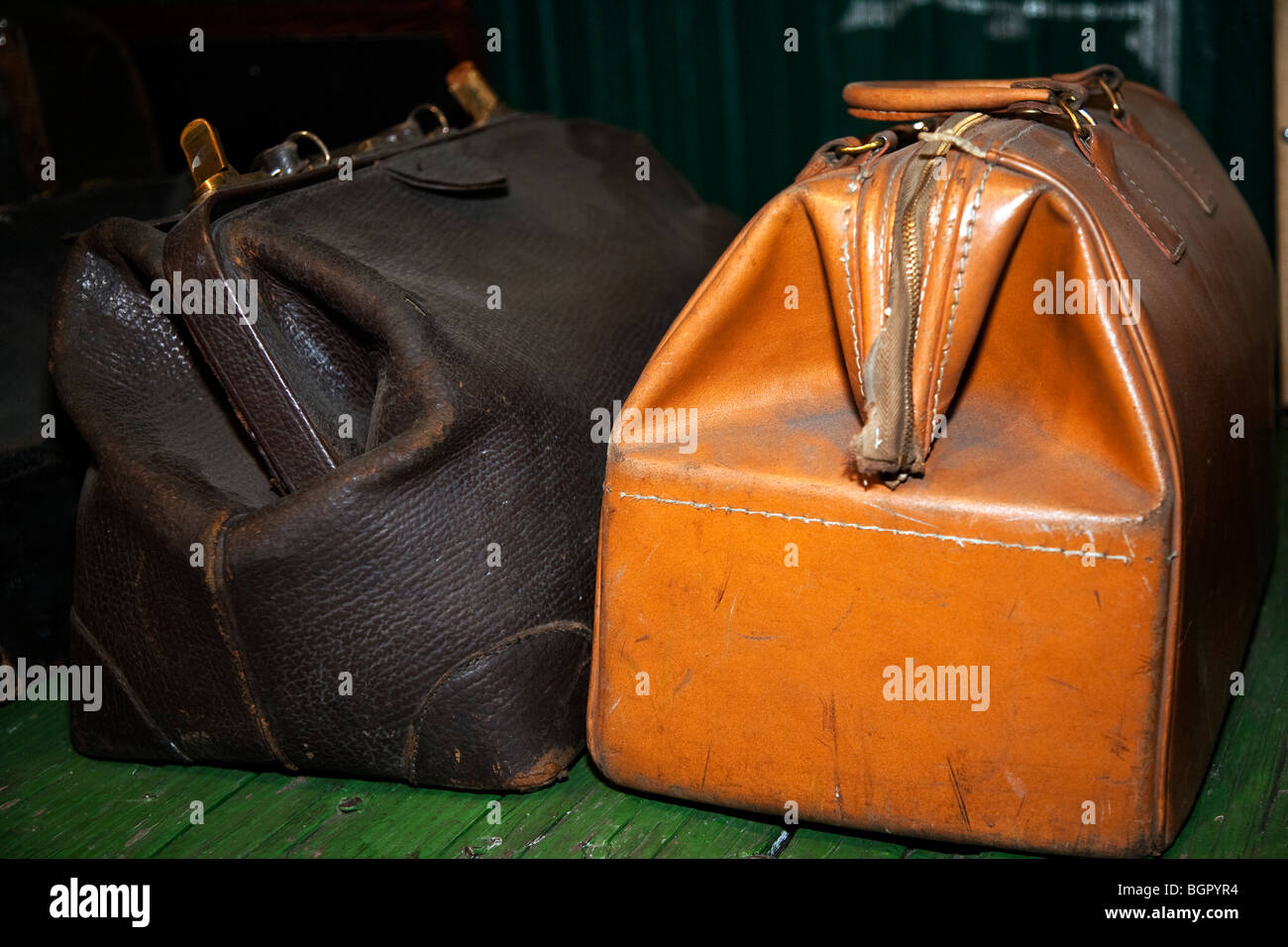 Valises hi-res stock photography and images - Alamy