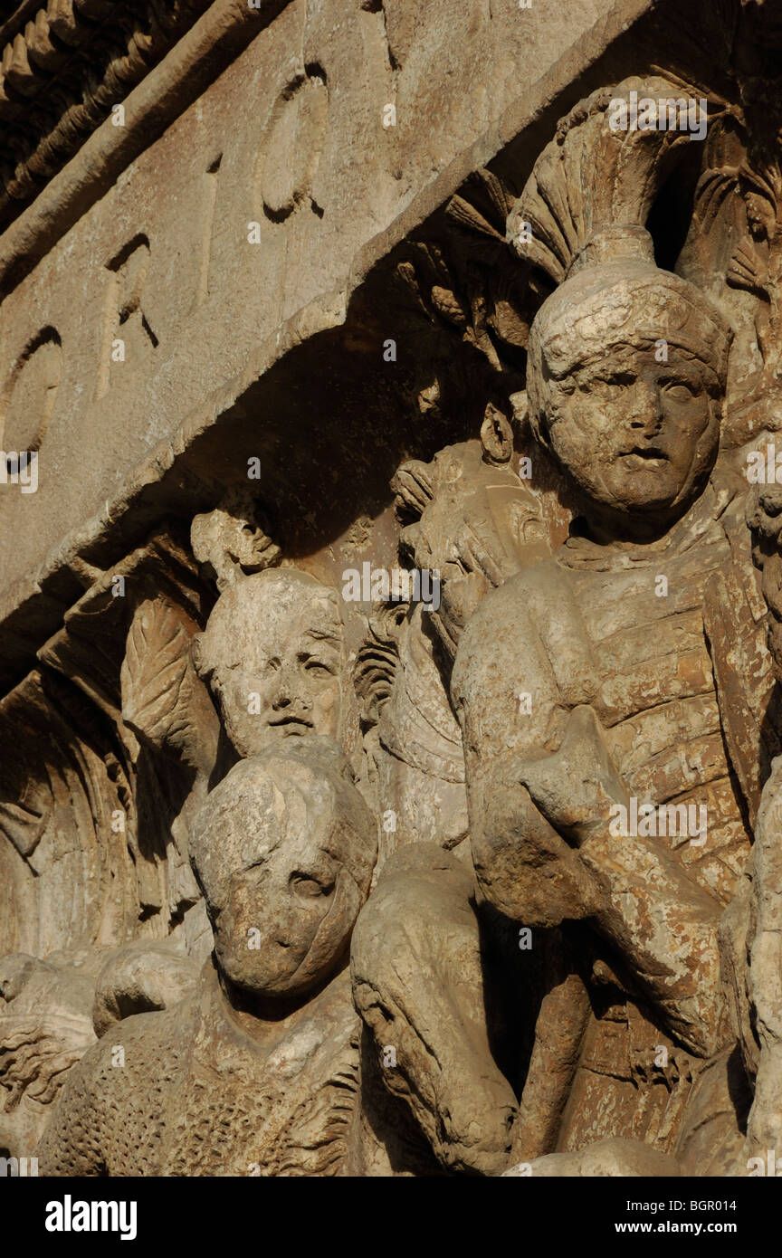 Bas-relief of Roman soldiers inside Arch of Constantine, Roman Forum ...