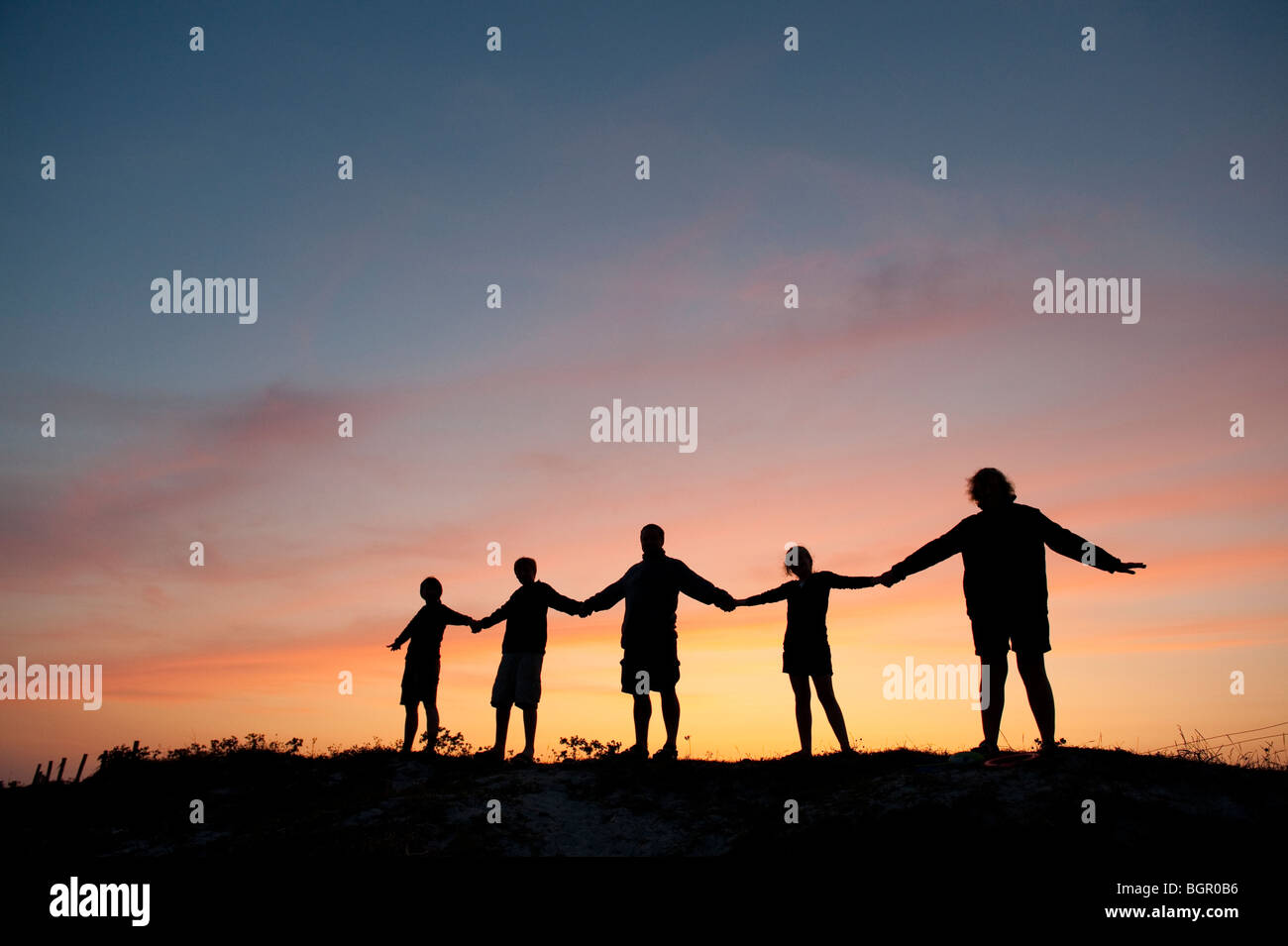 Linking hands hi-res stock photography and images - Alamy