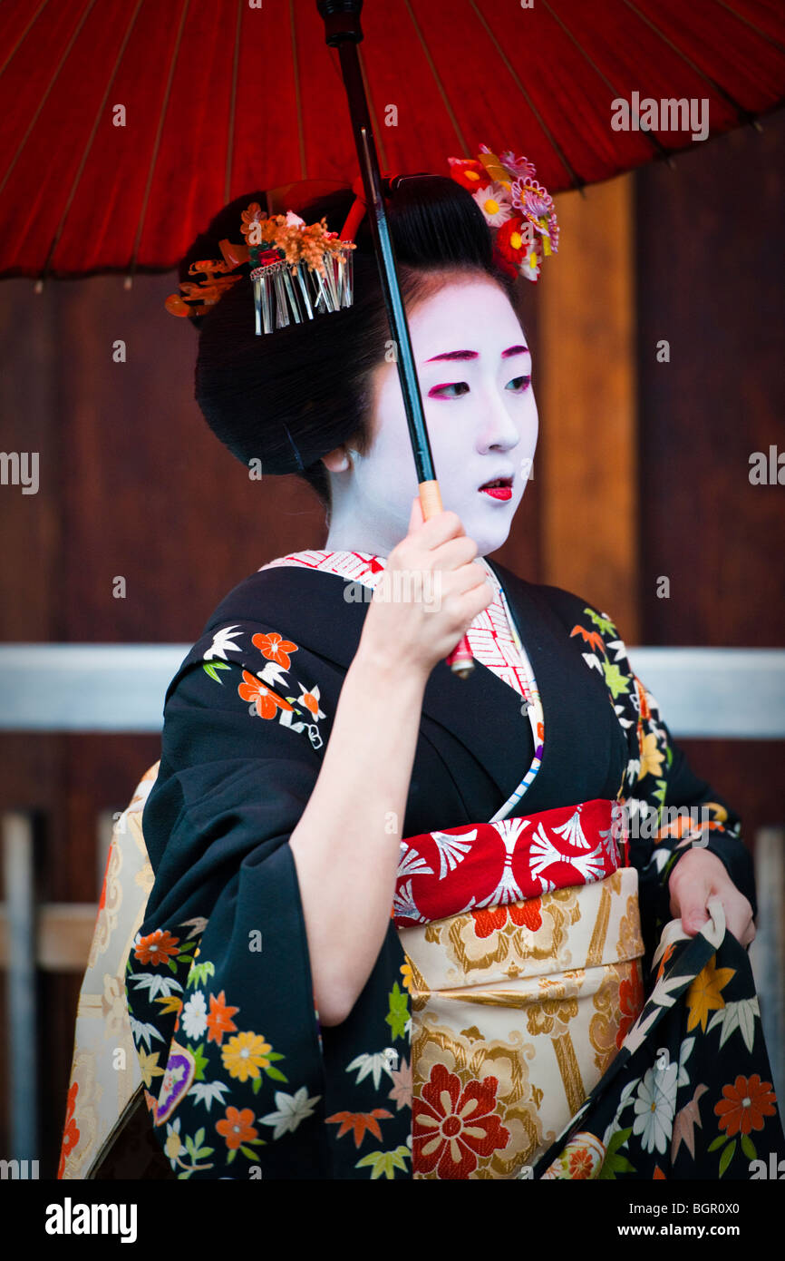 Maiko (Geisha in training) in the Kyoto's Gion District - Kyoto, Japan ...