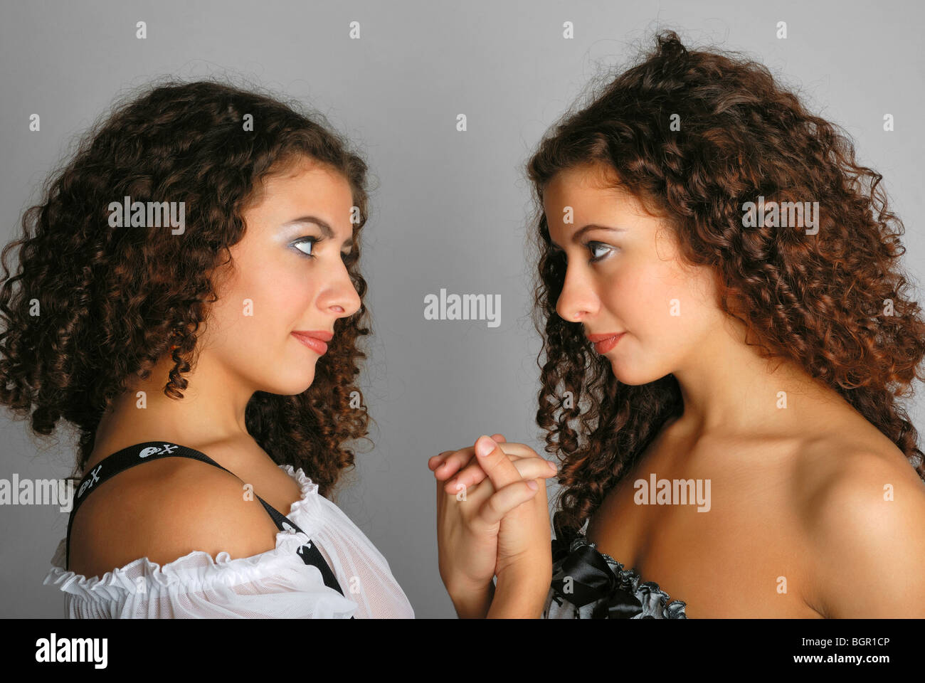 Adult identical twins family hi-res stock photography and images - Alamy