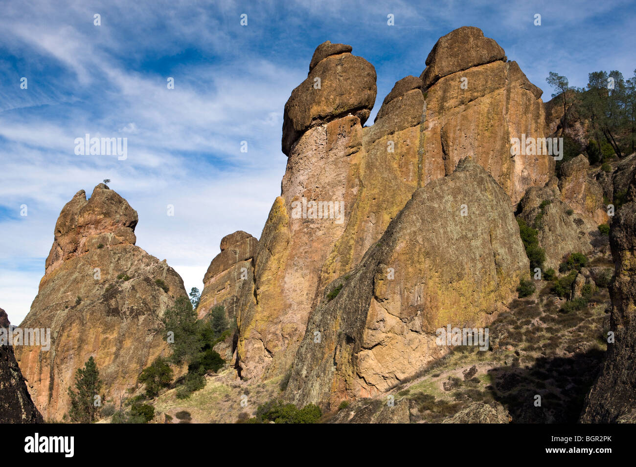 Rock formations along the Juniper Canyon Trail up to High Peaks ...