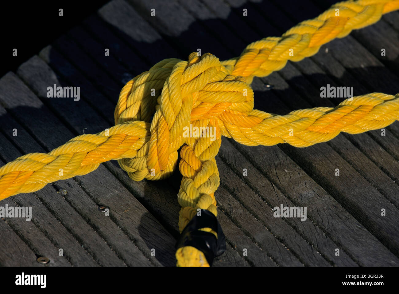 Nautical rope knot Stock Photo - Alamy